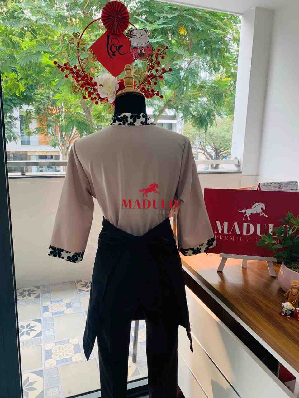 MADULO - Cung cấp đồng phục nhà hàng cho Padme Chay